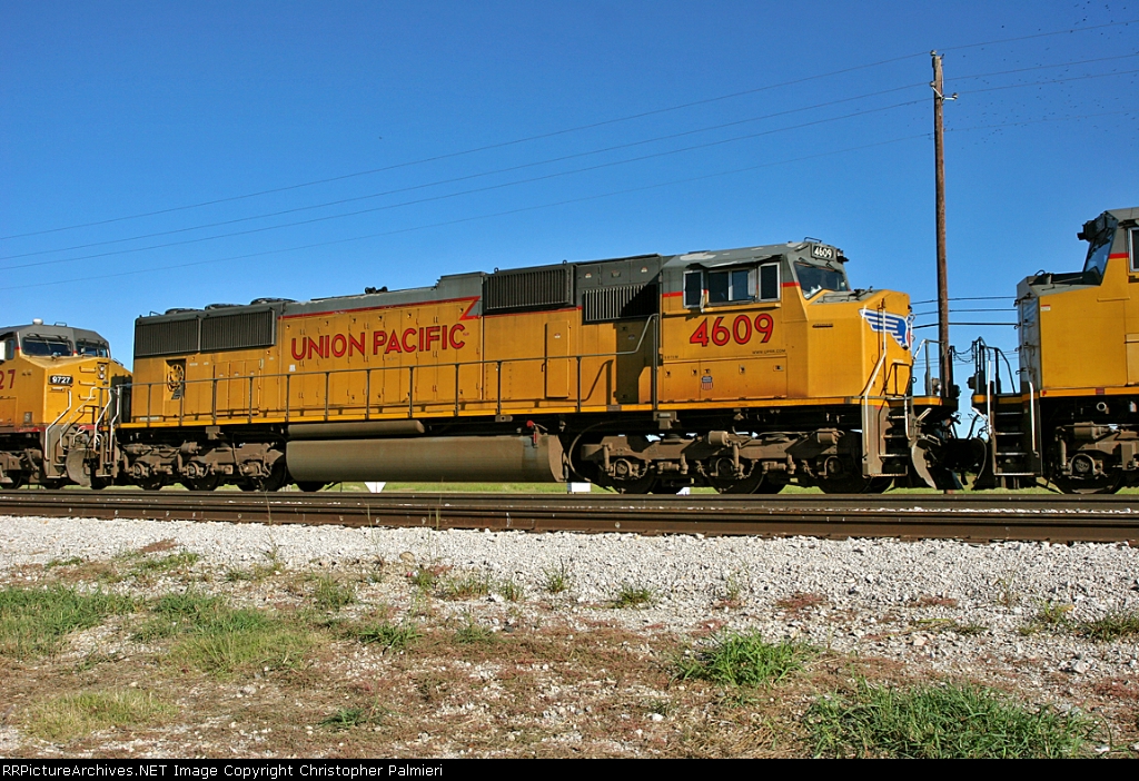 UP 4609 on UPRR MMUFW-25